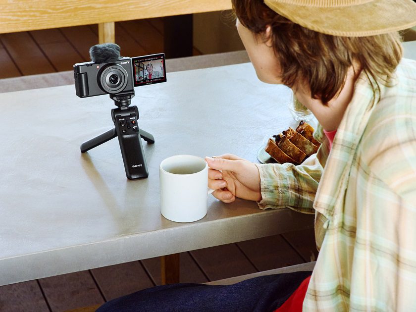 Llega a Colombia una cámara simple y compacta para grabar videoblogs